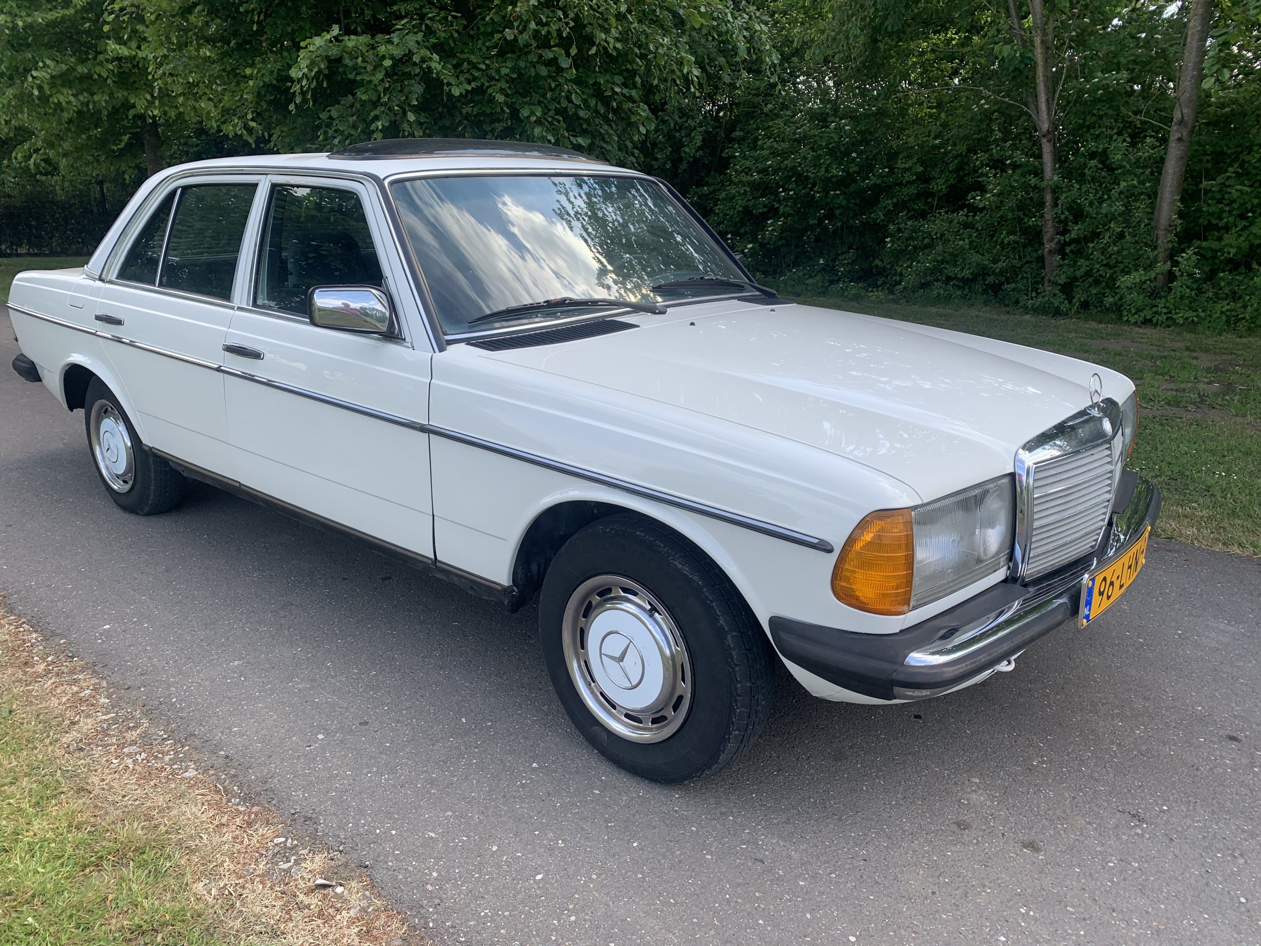 Mercedes-Benz 200E W123 AUT/Schuifdakje 1983 - MB Oldtimers